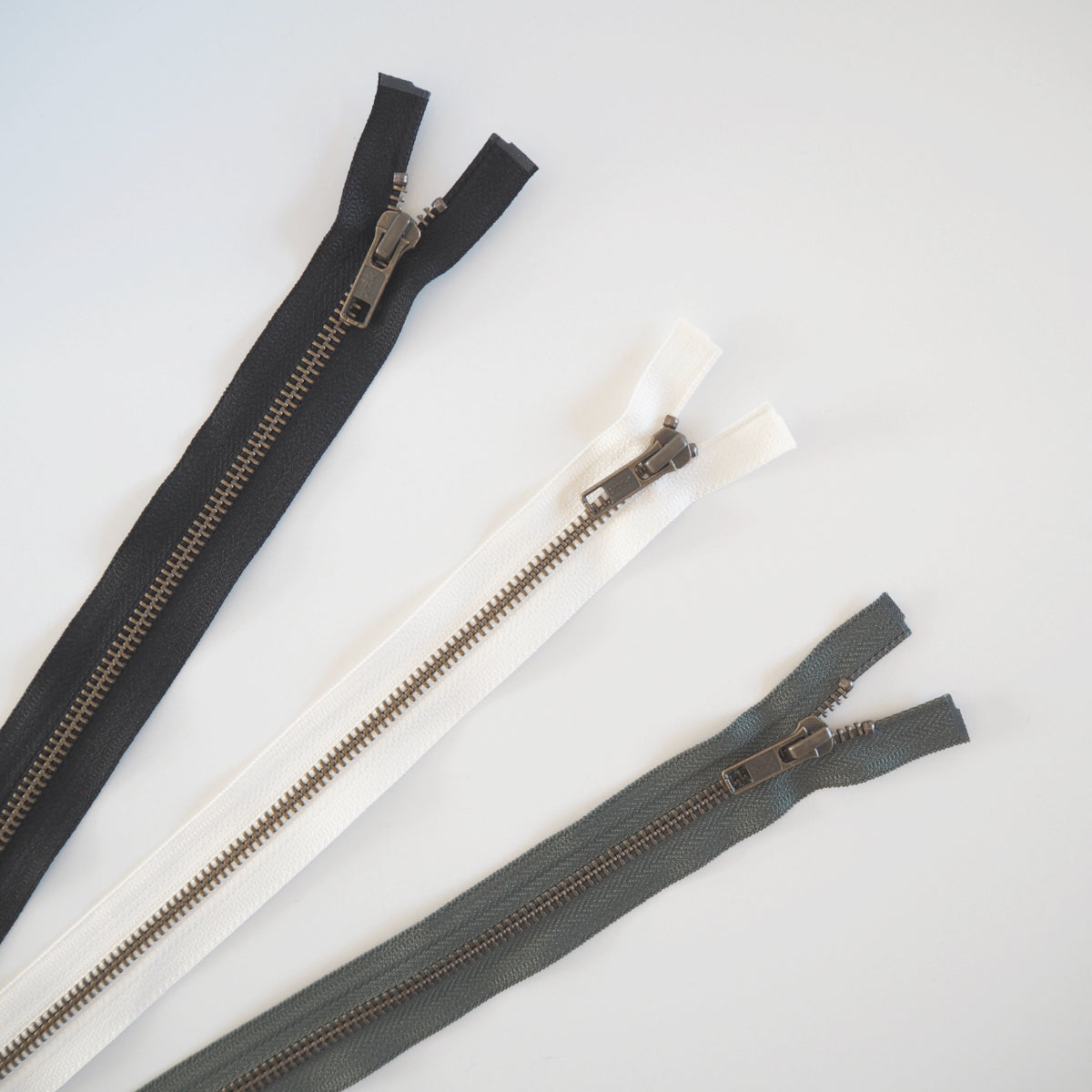 YKK 20"/50cm Open Ended Metal Zip – Guthrie & Ghani