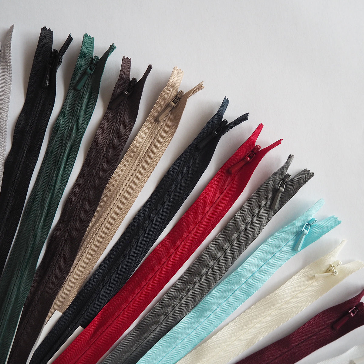 YKK 8"/20cm Concealed Zip – Guthrie & Ghani